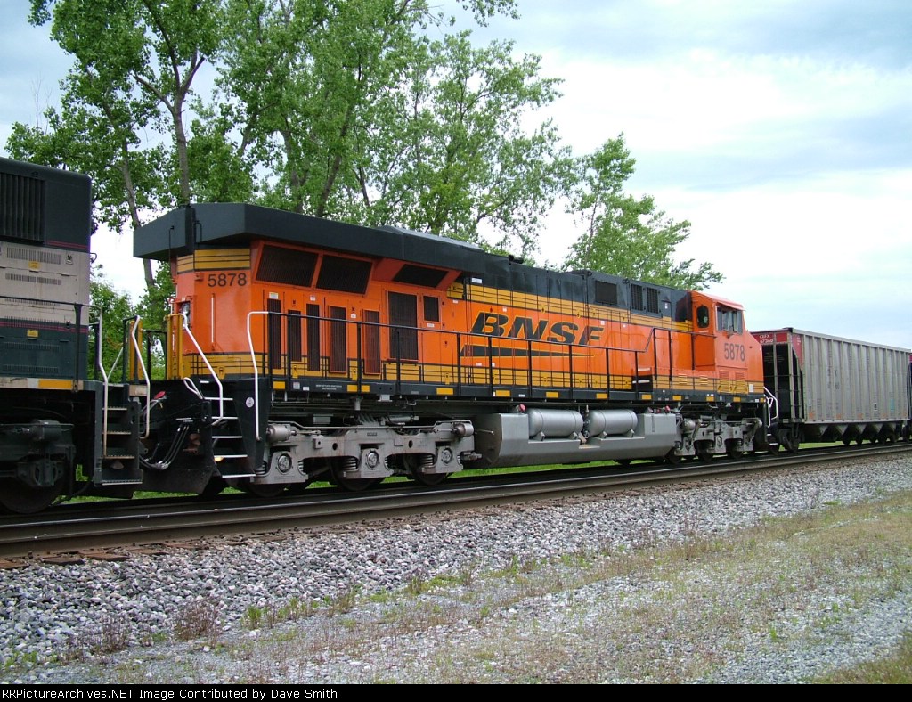 BNSF 5878